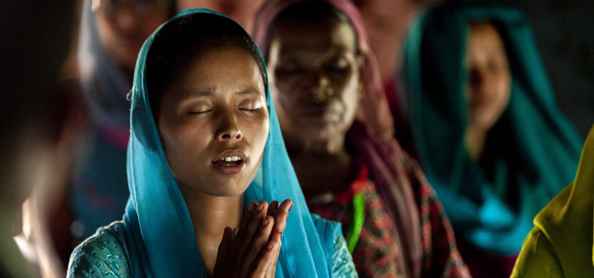 Radio Home Groups Sustain Believers in Nepal - TWR